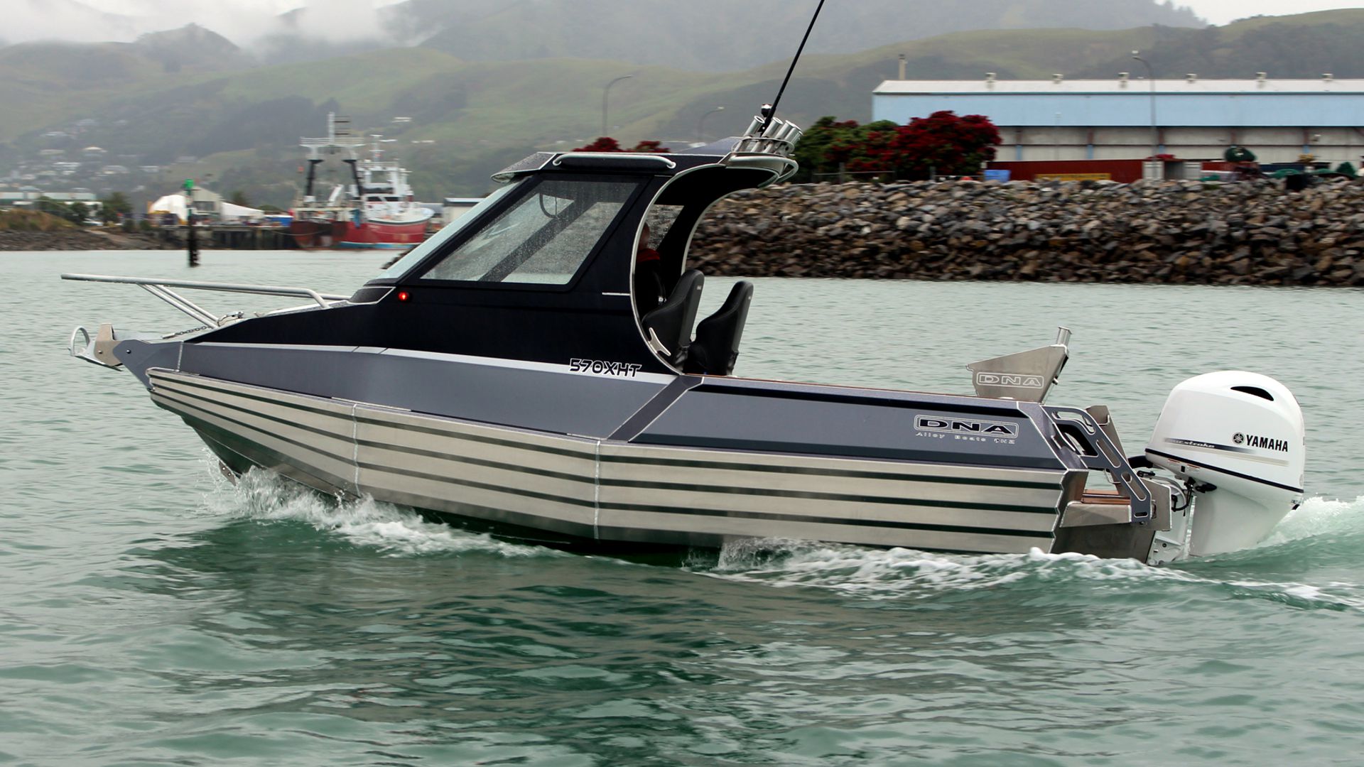 DNA 570XHT | DNA Boats